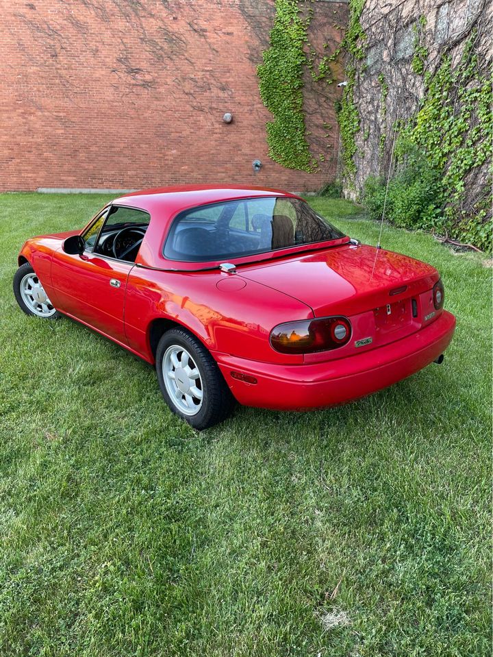 '90 Miata Hardtop: Mazda Gem of the Day | MazdaMotoring